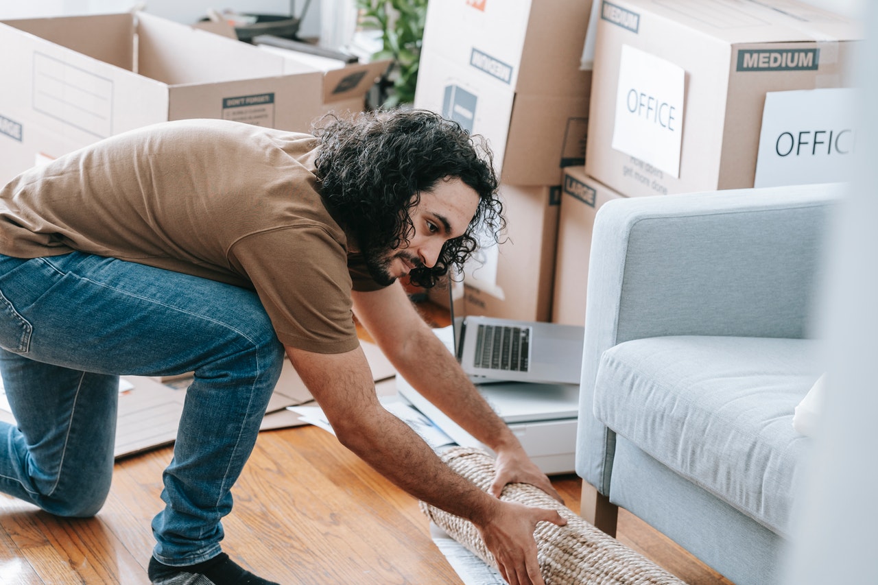 Guide To Packing Rugs And Carpets For Moving